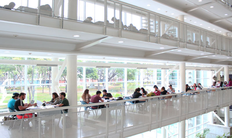 Biblioteca de la UCAB a la vanguardia en recursos para la investigación