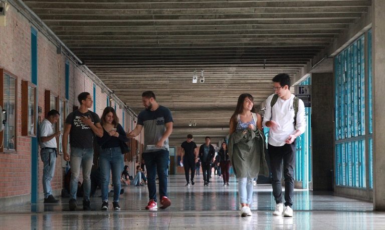 Para el desarrollo académico y humano: breve guía sobre la UCAB ...