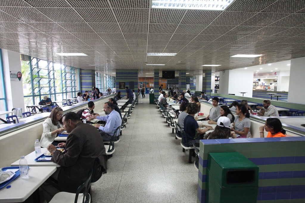Para el desarrollo académico y humano: breve guía sobre la UCAB ...