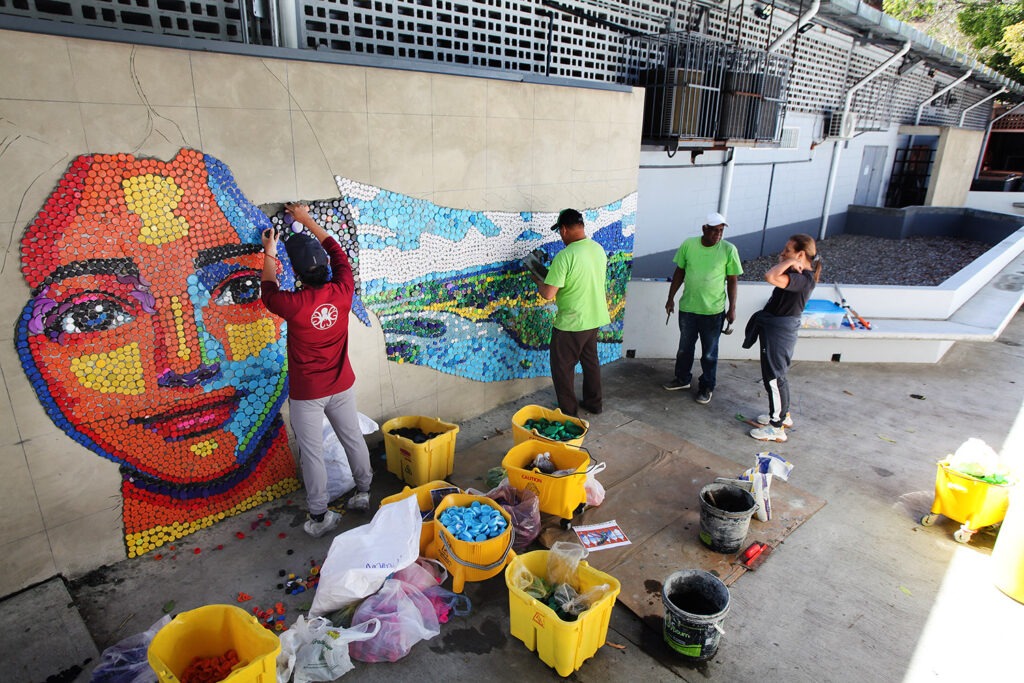 Inauguran tres murales ecológicos en la UCAB. El Ucabista