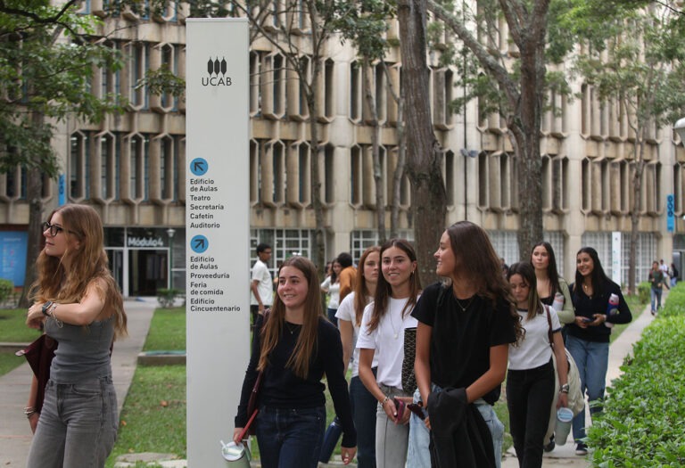 Más de 7.000 estudiantes comenzaron clases en la UCAB