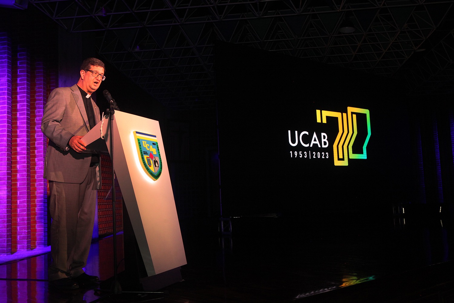 UCAB festejó su 70 aniversario: Rector Arturo Peraza invitó al país a ...