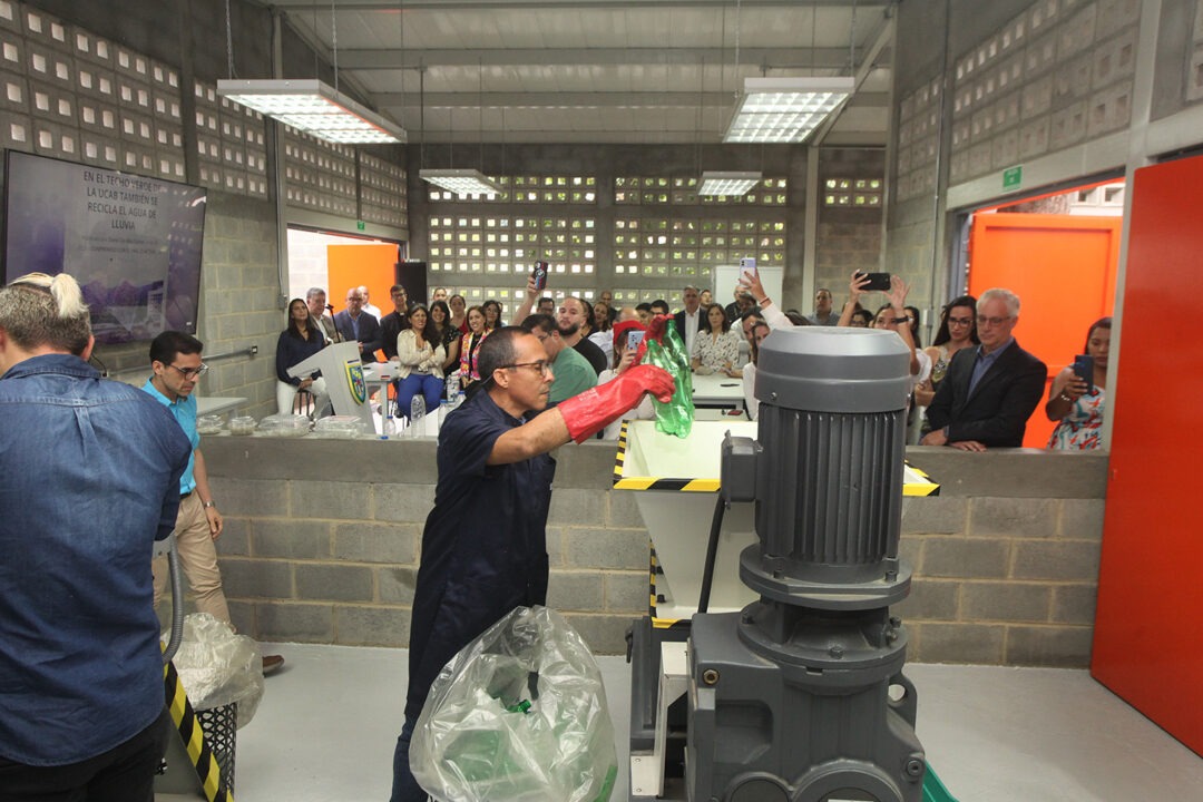 Más de 100 kilos de plástico al mes transformará y reutilizará la UCAB ...