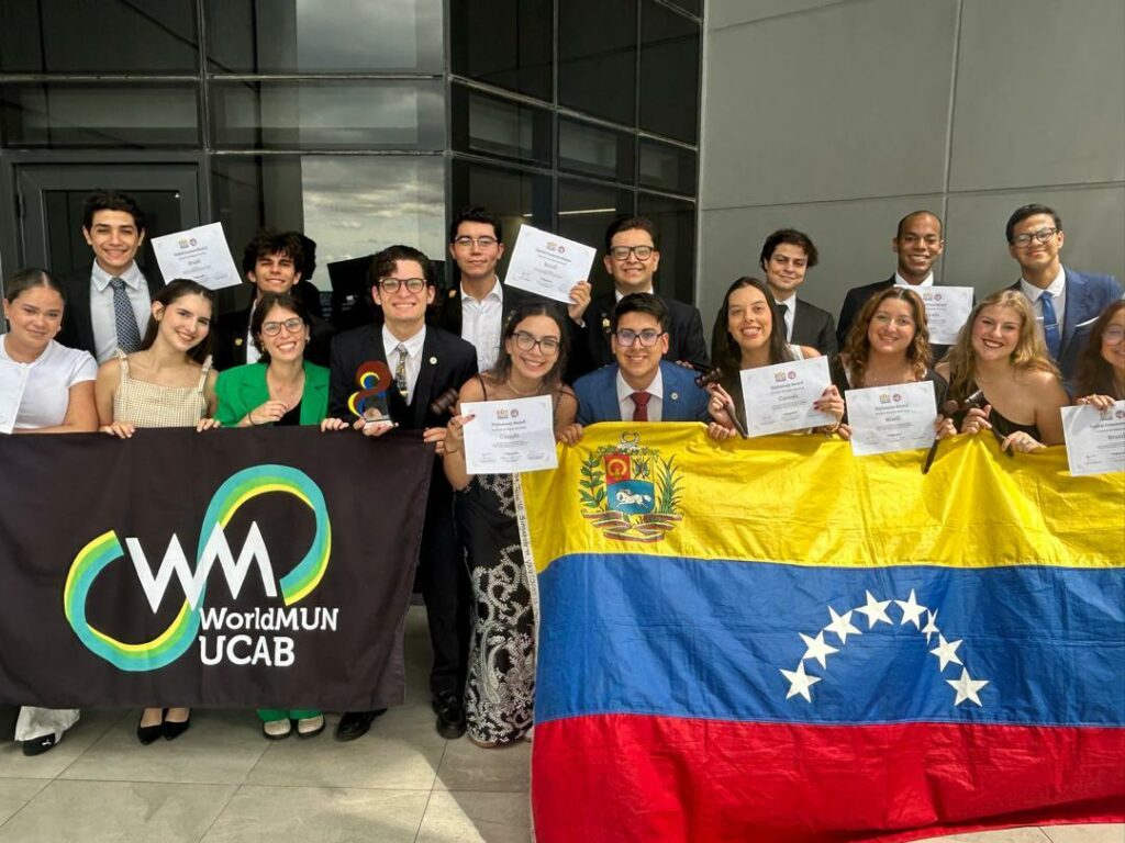 Sociedad de Debate UCAB triunfó en la Copa Andrés Bello 2025